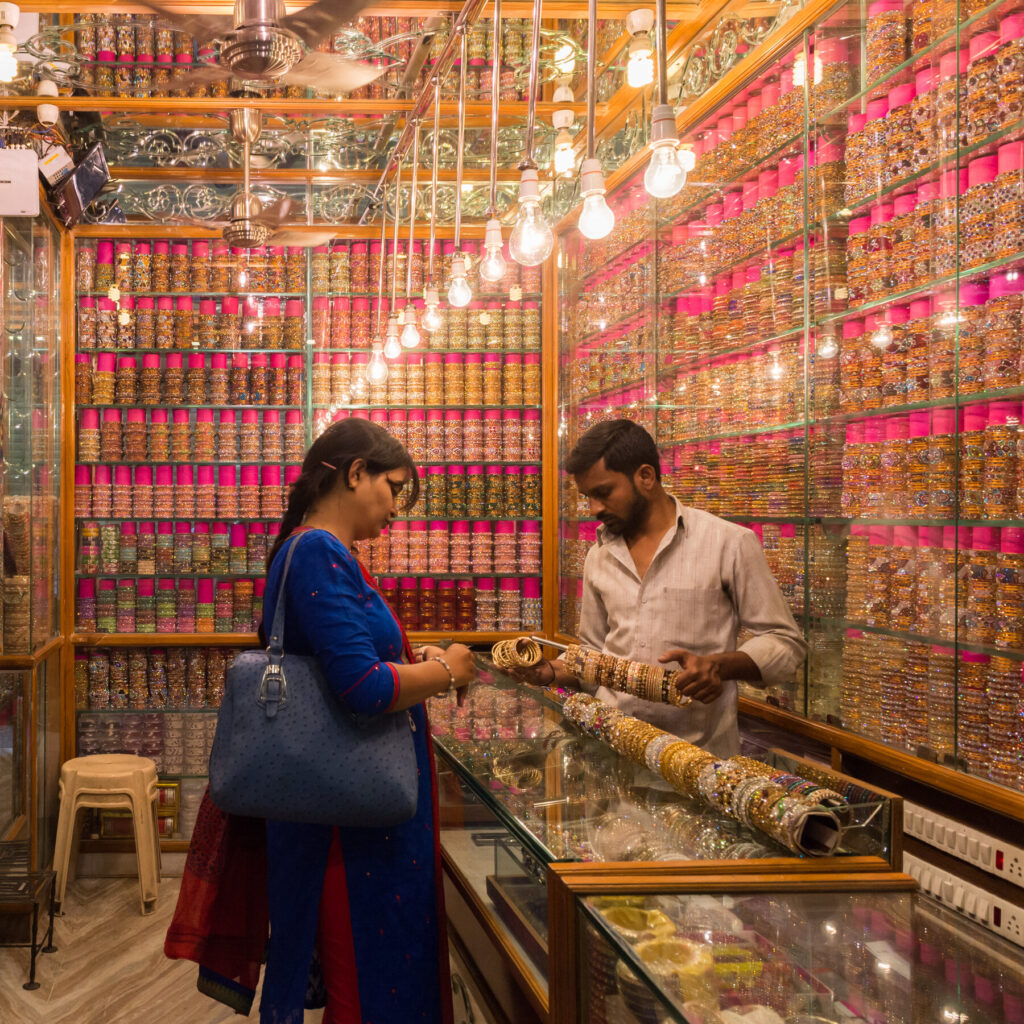 20 Best Markets To Buy Bangles For The Wedding Season
