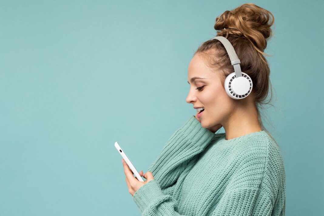 33 Best Old Songs In English That Are Timeless Classics