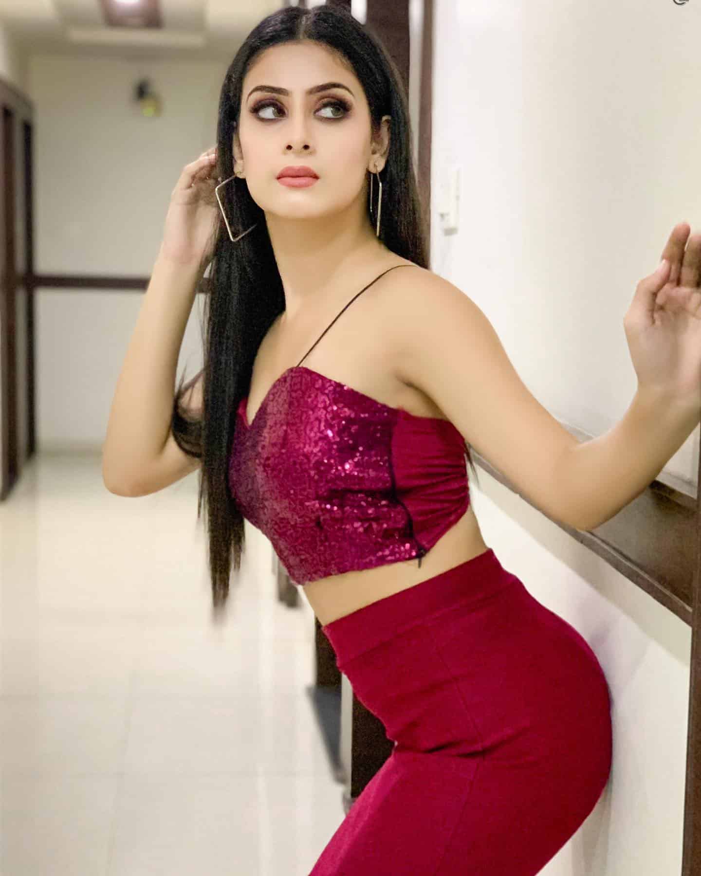 Top 10 Isha Malviya Hot And Sexy Photos Flickonclick