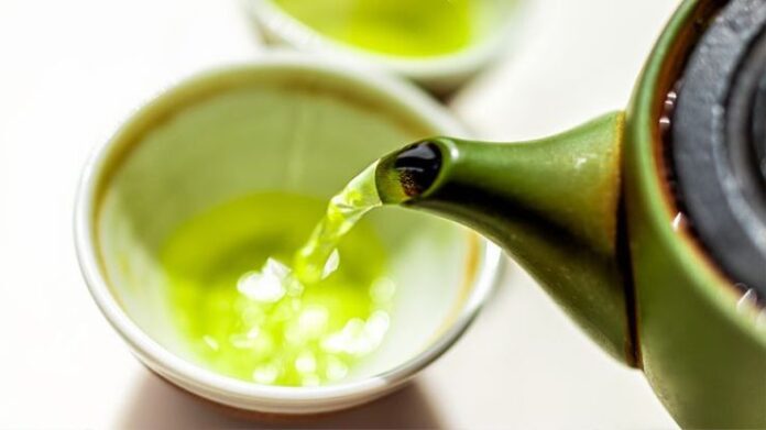 Want To Lose Weight? Start Drinking These 4 Types Of Tea And See The ...